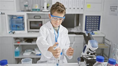 Blond Babe Scientist Doing Experiment At Laboratory Stock Image Image Of Security Medicine