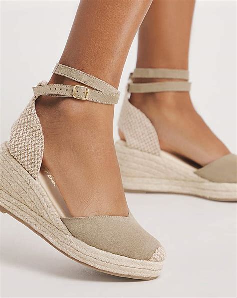 Sandals With Closed Toe Simply Be
