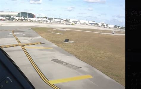 GUIDE How To Create Taxiway Signs And Add Runway Numbers To Hold Short Markings Community