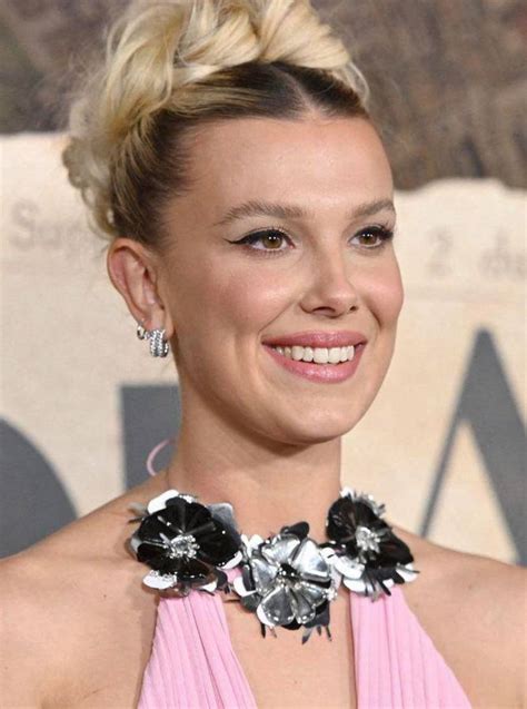 Fancy Hairstyle Scrolller