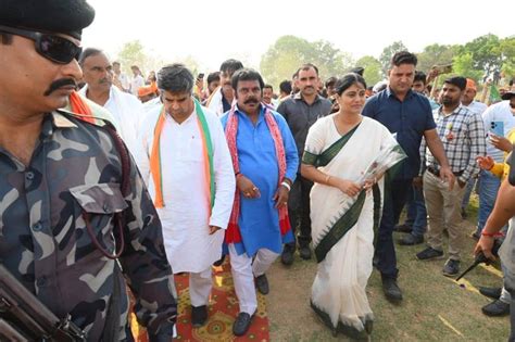 Anupriya Patel Education Net Worth And Property कितनी पढ़ी लिखी हैं