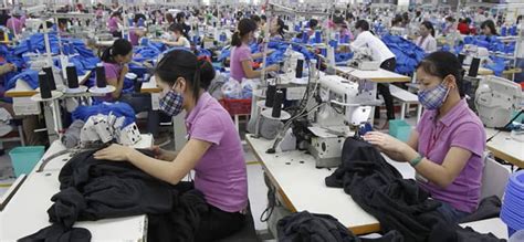 Ultimate Best Custom Clothing Manufacturer For Startups Apparelcn