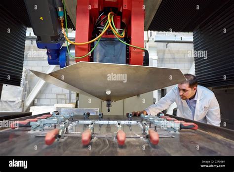 Atom Machine Forming Thermally Assisted Incremental Sheet To Perform Parts For The Aviation