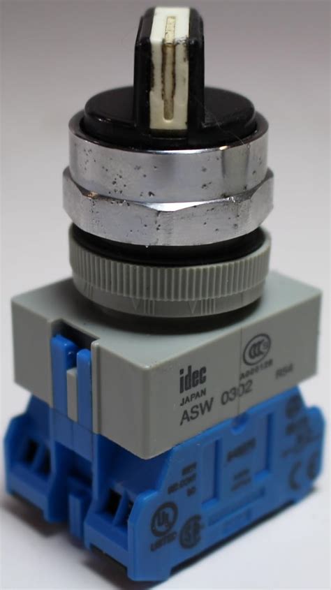 IDEC ASW320 SWITCH SELECTOR DPDT 2NO 10A 600V Electronic Component Selector Switches