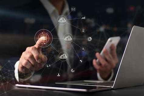 파일을 효율적으로 처리하기 위해 사람은 휴대 전화의 가상 글로벌 인터넷 연결 메타버스 문서 관리 시스템 온라인 문서 데이터베이스 및 프로세스 자동화를 사용합니다 전자