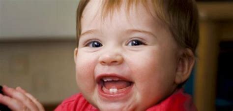 علاج ظهور الأسنان عند الأطفال موضوع