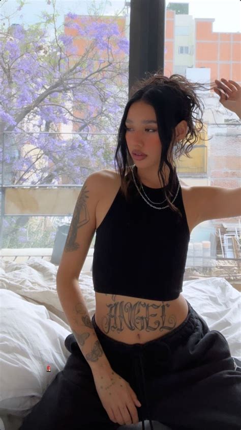 Lizeth Selene Cool Hairstyles Mexican Actress Celeb Inspo