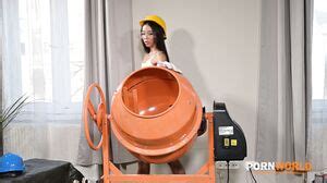 Builder Babe Lia Lin Sucks And Fucks Her Client To S