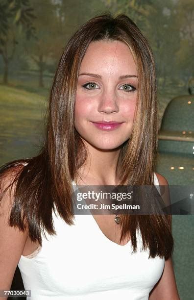 164 Amanda Bynes 2002 Photos And High Res Pictures Getty Images