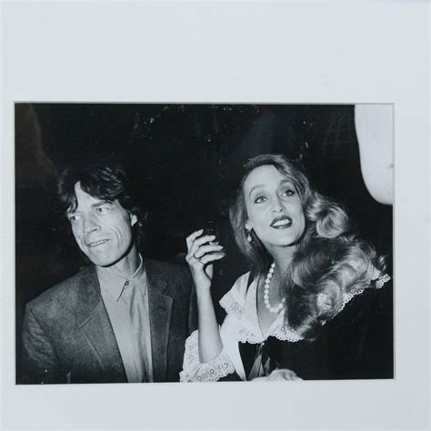Bilder För 4771339 Ett Par Fotografier Av Mick Jagger Och Jenny Hall