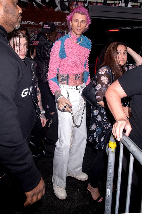 Megan Fox Debuts Pink Hair For Mgk S Life In Pink Documentary