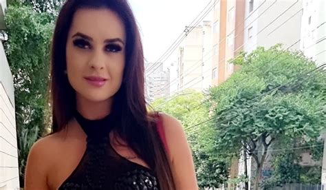 Cornostenta O Contribui O Suelen Toma No Cu Mas Adora