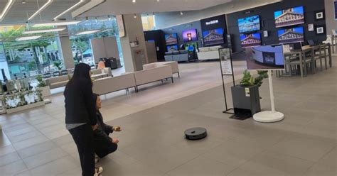 알아서 물 채우고 전선줄 피하는 로봇청소기… “ai로 청소노동 해방”[ai 혁명 현장을 가다]