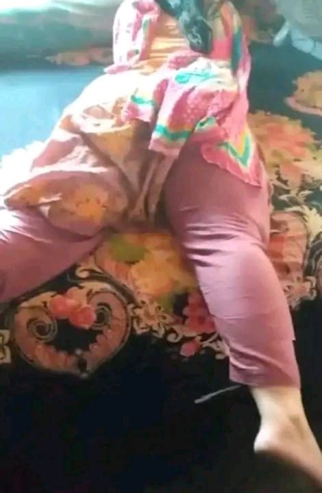 গল্পের বউয়ের অনুপস্থিতিতে আমি আজ থেকে প্রায় ৫ বছর আগে সরলার সঙ্গে বিয়ে করেছিলাম। সে খুবই