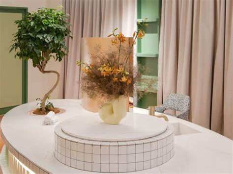 Light Artist Jun Ong Explains How To Create Stylish Yet Functional Work Spaces