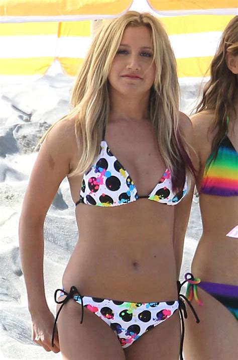Hot Celebs Ashley Tisdale Hot