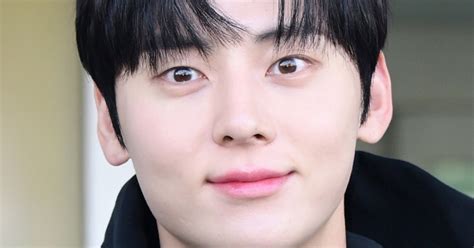 황민현 아침부터 개안 중 [se★포토]