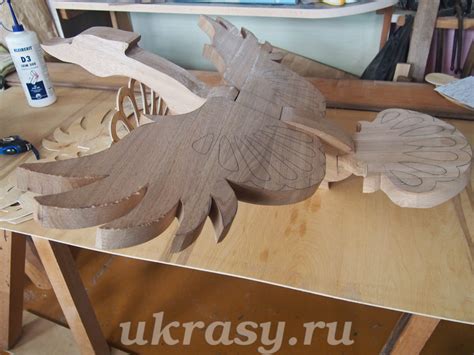 Деревянная резная люстра "Птица Счастья"