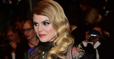 Béatrice Martin Coeur De Pirate Montée Des Marches Du Film Juste La