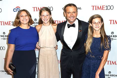 Tim Mcgraw And Faith Hills Daughter Gracie Debuts Short Peachy Hair