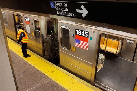 Mta Will No Longer Use Twitter For Service Alerts As Feature Comes With Mta Will No Longer Use Twitter For Service Alerts As Feature Comes With