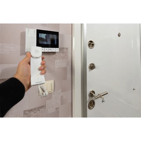 top reasons to install a security intercom system