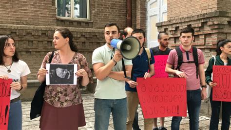 სტიპენდიის ჩარიცხვის მოთხოვნით სტუდენტებმა სამინისტროსთან აქცია გამართეს Netgazeti