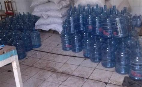 ”Хатан туул” цэвэр усыг бохир орчинд савлаж байна