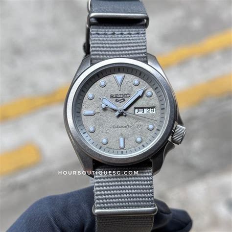 Brand New Made In Japan Seiko 5 Moon Surface Dial Mens Automatic Watch