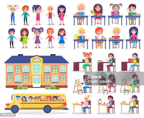 학교 개념으로 돌아갑니다 어린 아이들은 학교로 돌아와 교실에서 공부합니다 아이들은 책상에 앉아 버스에 대한 스톡 벡터 아트 및 기타 이미지 Istock