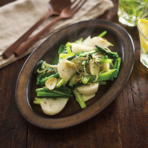 しらすと小松菜、かぶのガーリックソテー｜だいどこログ 生協パルシステムのレシピサイト