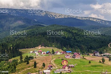 Bukovel 최고의 스키 리조트 0명에 대한 스톡 사진 및 기타 이미지 0명 2015년 가문비나무 Istock