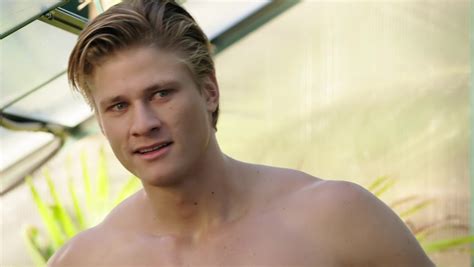 Auscaps Joe Davidson Shirtless In Neighbours Episode 7857