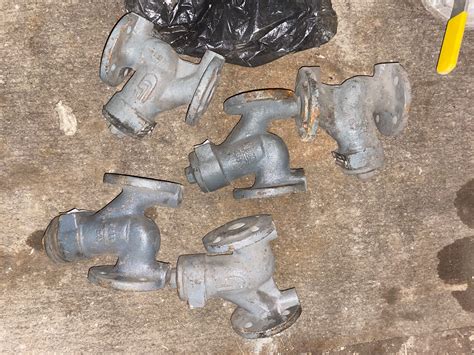 Продаю задвижки шаровые краны отводы что на фото