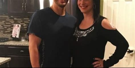 Tradisce Il Marito Con Suo Cognato Lui La Porta In Camera Da Letto Con Una Scusa E Lei