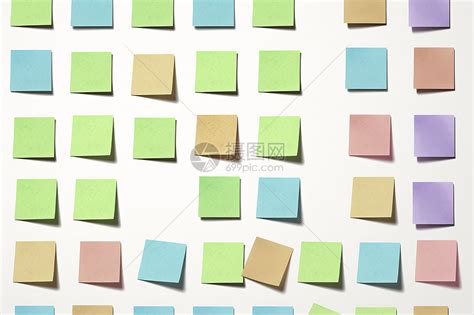 办公室的便签纸高清图片下载 正版图片600763289 摄图网