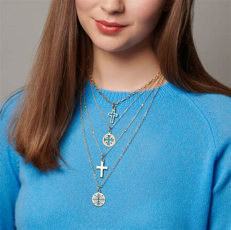 st thomas medium silver cross cassandra goad
