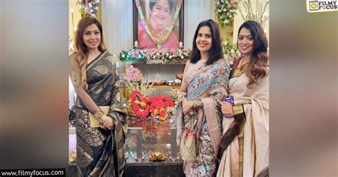 విజయ్ కుమార్ భార్య మంజుల 10 వ వర్ధంతి వేడుకలు వైరల్ అవుతున్న ఫోటోలు Filmy Focus