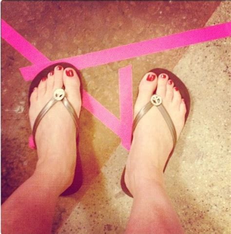 lea thompson s feet