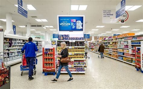 1200 Neue Screens Tesco Stärkt Retail Media Netz Invidis