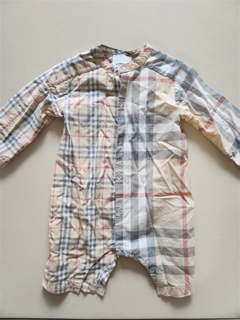 버버리 베이비 9m 바디수트 당근 중고거래