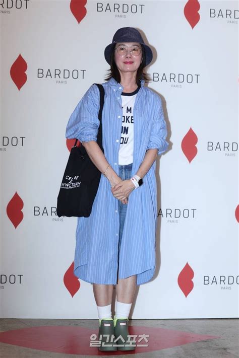 [포토] 이연수 편한 복장도 멋진 아우라 네이트 연예