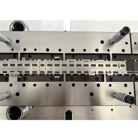 精密冲压模具 产品中心 赣州鑫冠科技股份有限公司 精密冲压产品 精密压铸产品