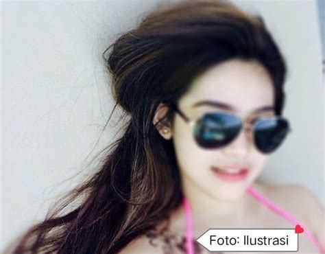 Cewek Cantik Ini Tawarkan Open Vcs Di Michat Radar Tipikor