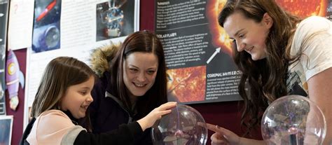 Live Labs At The Warwick Christmas Lectures — Resonate Festival