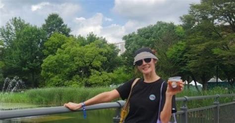 안현모 늘씬한 각선미 자랑‥구릿빛 몸매에 블랙 선글라스 찰떡