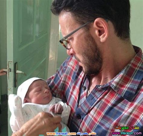 صورة راكان تحسين بك وابنه صورة عائلية للفنان راكان تحسين بك مع ابنه