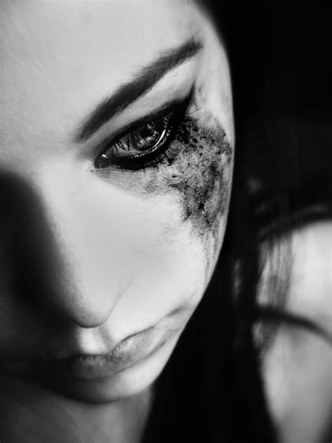 Best Way To Achieve Mascara Tears Running Down Cheeks Rmakeupaddiction
