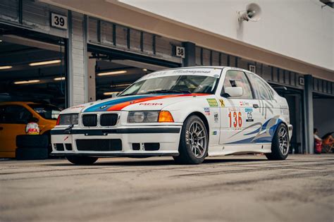 Bmw 3 Series Compact E36 2000ccm Europes Biggest Racing Marketplace Network