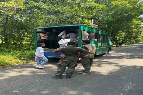 Jangli Baba Temple ভিড়ে ঠাসা জংলি বাবার মন্দিরের সামনে ৪০টি হাতি